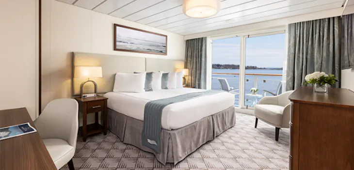 American Legend Rooms - Cabins, Staterooms & Suites (With Photos)
