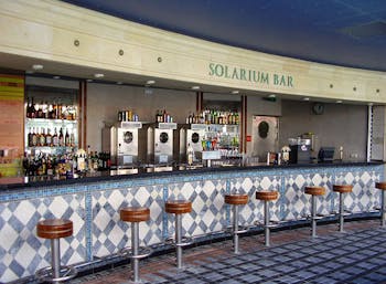 Bar Venues onboard the Harmony of the Seas - Cruiseline.com