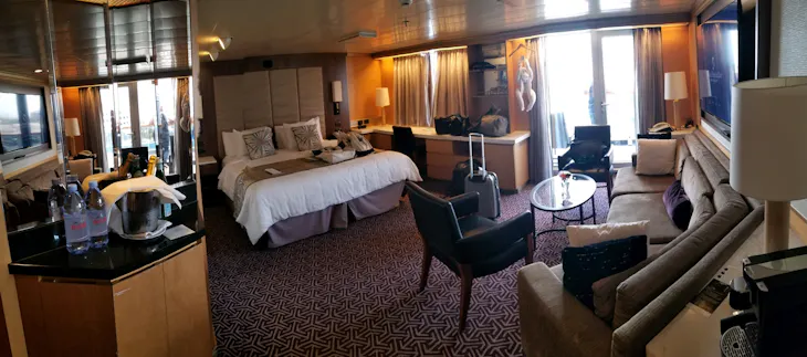Oosterdam Cabins & Staterooms - Cruiseline.com