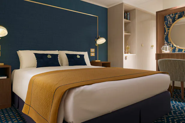 Queen Anne Rooms - Cabins, Staterooms & Suites (With Photos)