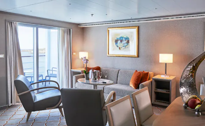 Silver Shadow Rooms - Cabins, Staterooms & Suites (With Photos)