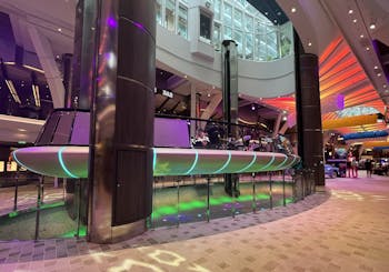 Bar Venues onboard the Utopia of the Seas - Cruiseline.com
